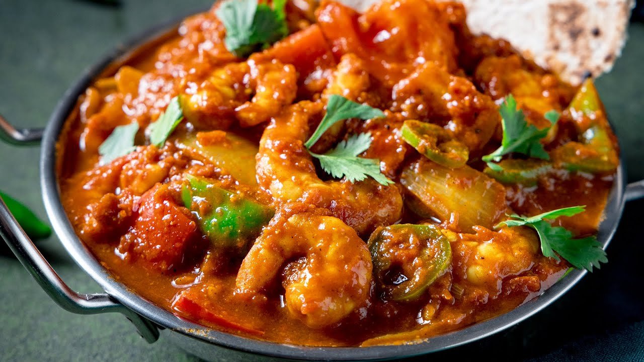 Spicy Halal Prawn Curry Recipe (Easy Indian Seafood) - Food Monde